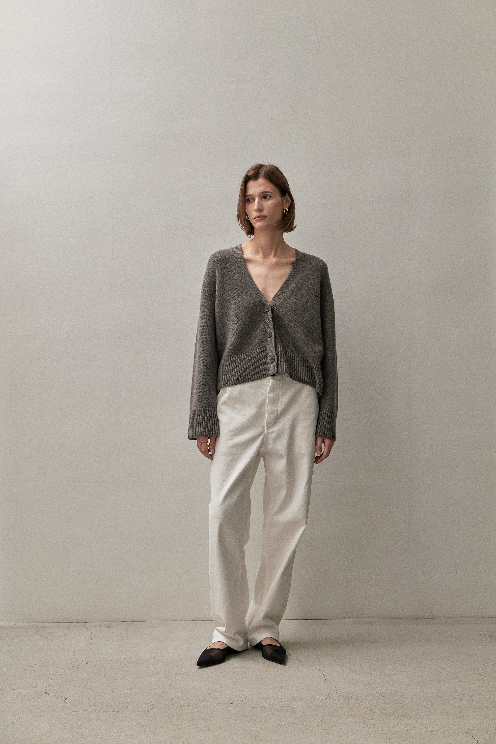 THE CLASSIC CARDIGAN - OTTER – THE CURATED